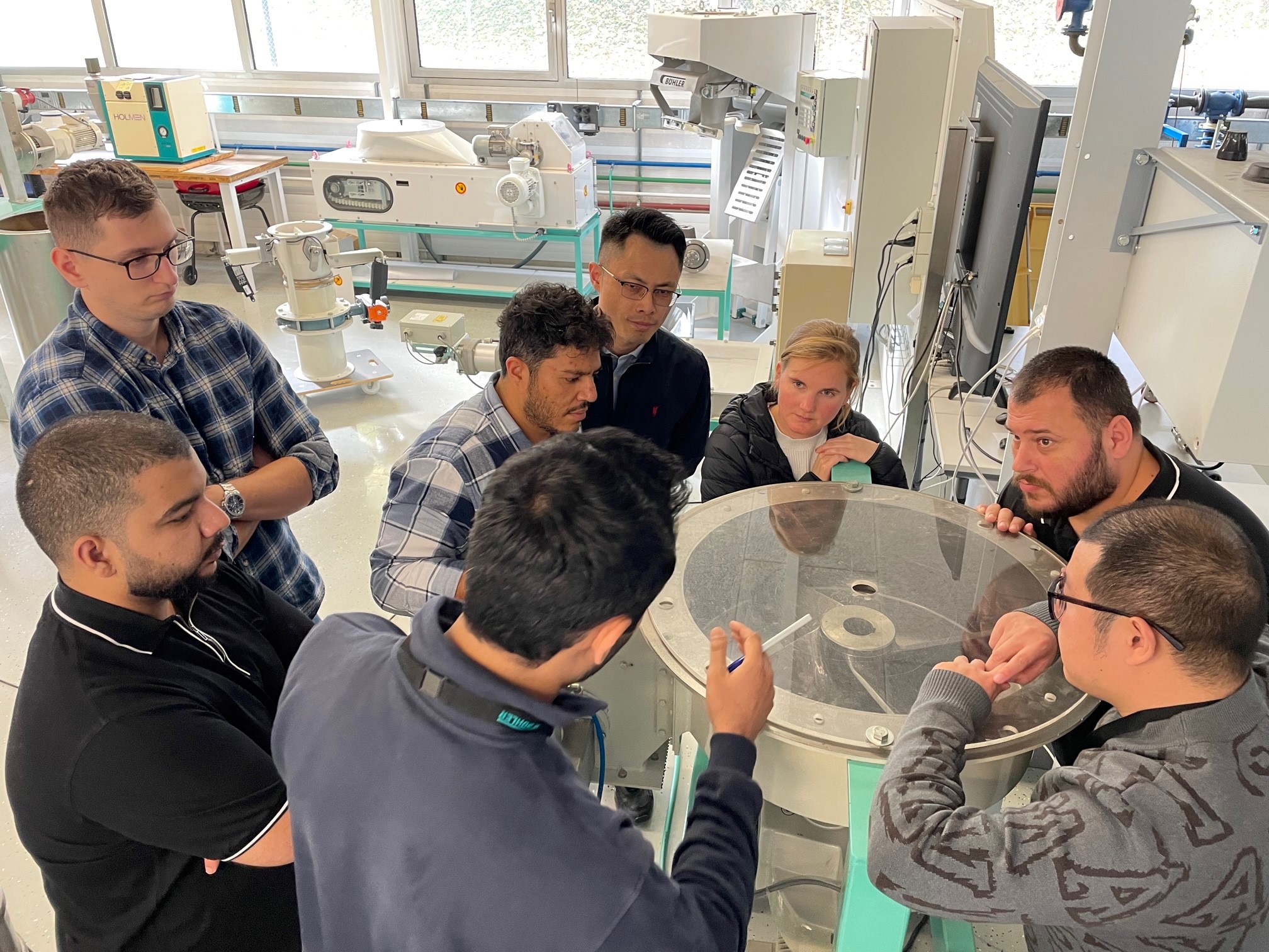 Was für ein Start in den Maschinen- und Prozess­technologie Kurs! - SFT ...